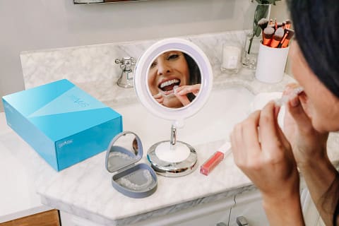 Aparat dentar Spark în Focșani – Tehnologie de top la Sanodent